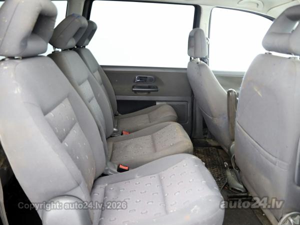 Grey Volkswagen Sharan 2007 in Tallinn, with an engine capacity of 1.90 L and mileage of 330 thousand km for 899 €, photo 8 on AUTOMOTO.COM.LV