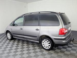Pelēks Volkswagen Sharan 2007 Tallina, ar dzinēja tilpumu 1.90 L un nobraukumu 330 tūkst. km par 899 €, foto 5 vietnē AUTOMOTO.COM.LV