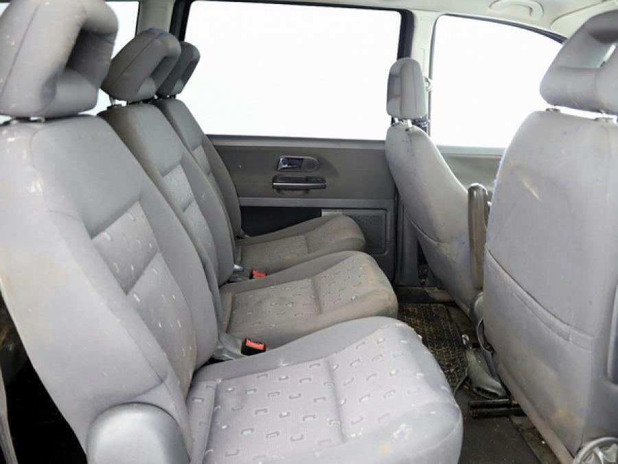 Pelēks Volkswagen Sharan 2007 Tallina, ar dzinēja tilpumu 1.90 L un nobraukumu 330 tūkst. km par 899 €, foto 8 vietnē AUTOMOTO.COM.LV