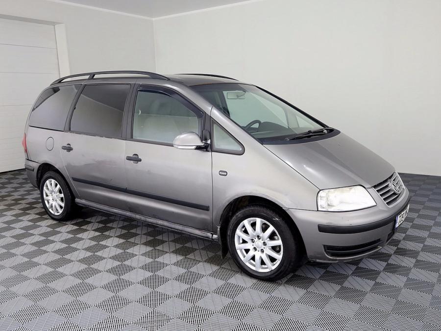 Pelēks Volkswagen Sharan 2007 Tallina, ar dzinēja tilpumu 1.90 L un nobraukumu 330 tūkst. km par 899 €, foto 10 vietnē AUTOMOTO.COM.LV