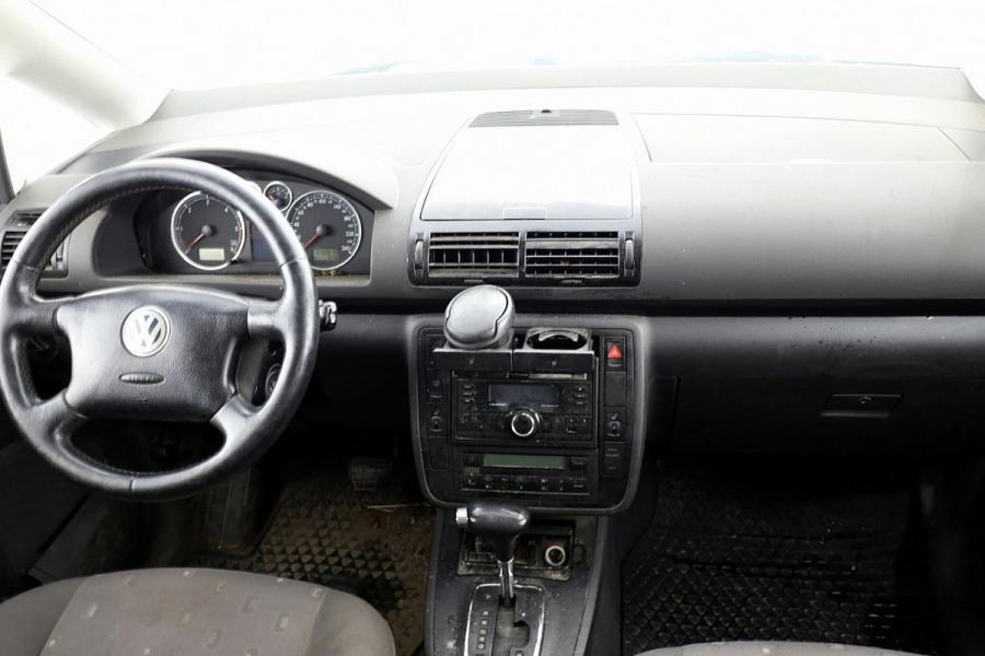 Pelēks Volkswagen Sharan 2007 Tallina, ar dzinēja tilpumu 1.90 L un nobraukumu 330 tūkst. km par 899 €, foto 14 vietnē AUTOMOTO.COM.LV