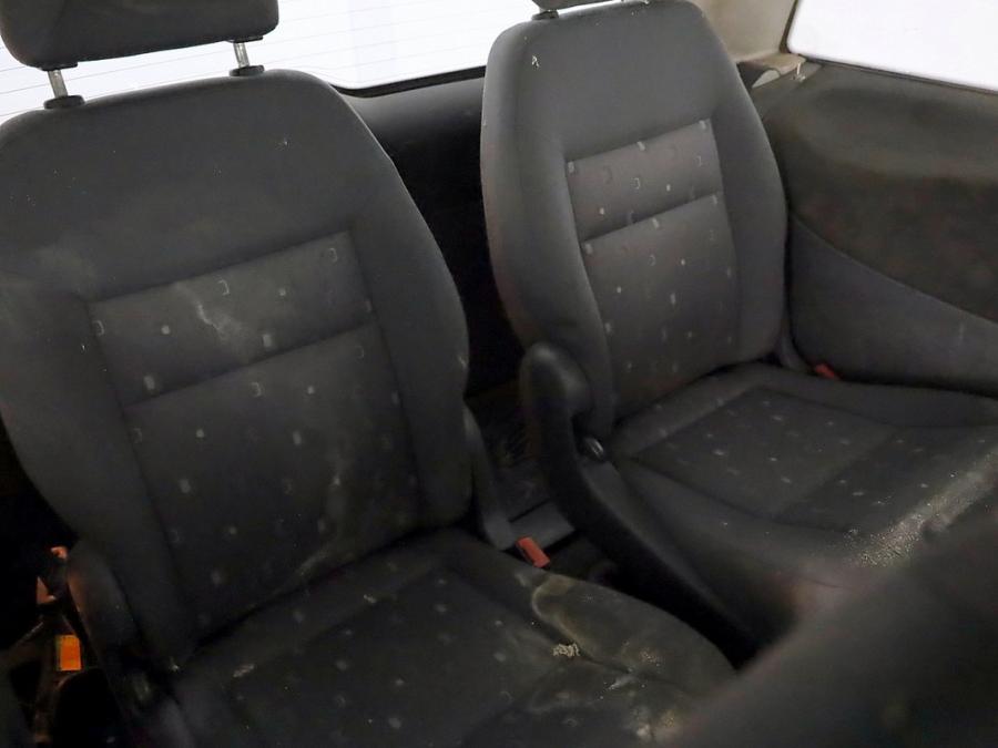 Pelēks Volkswagen Sharan 2007 Tallina, ar dzinēja tilpumu 1.90 L un nobraukumu 330 tūkst. km par 899 €, foto 17 vietnē AUTOMOTO.COM.LV
