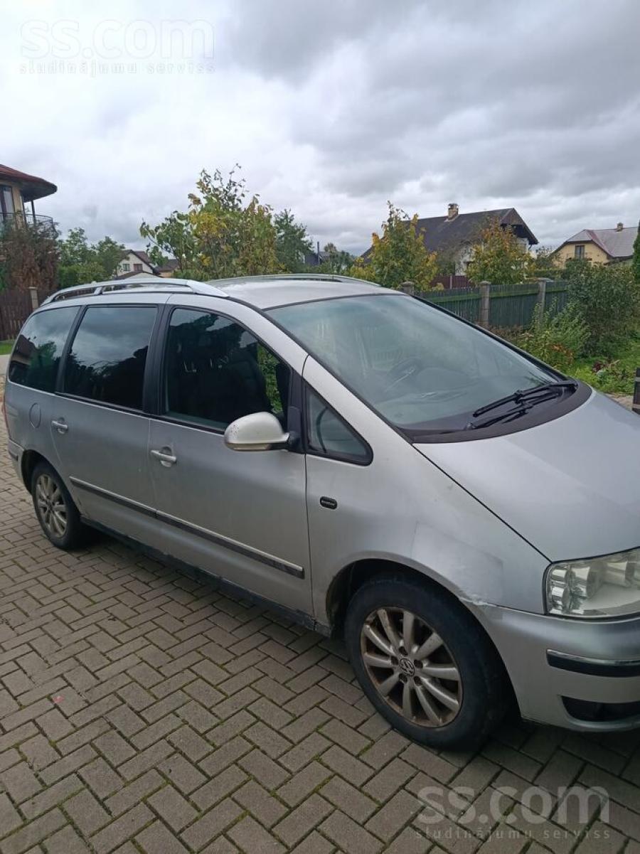 Pelēks Volkswagen Sharan 2007 Rīga, ar dzinēja tilpumu 1.90 L un nobraukumu 370 tūkst. km par 900 €, foto 4 vietnē AUTOMOTO.COM.LV