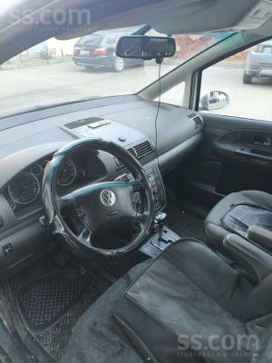 Pelēks Volkswagen Sharan 2007 Rīga, ar dzinēja tilpumu 1.90 L un nobraukumu 370 tūkst. km par 900 €, foto 7 vietnē AUTOMOTO.COM.LV