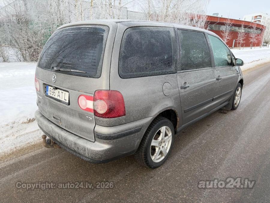 Pelēks Volkswagen Sharan 2008 Tartu, ar dzinēja tilpumu 1.90 L un nobraukumu 364 tūkst. km par 2490 €, foto 4 vietnē AUTOMOTO.COM.LV