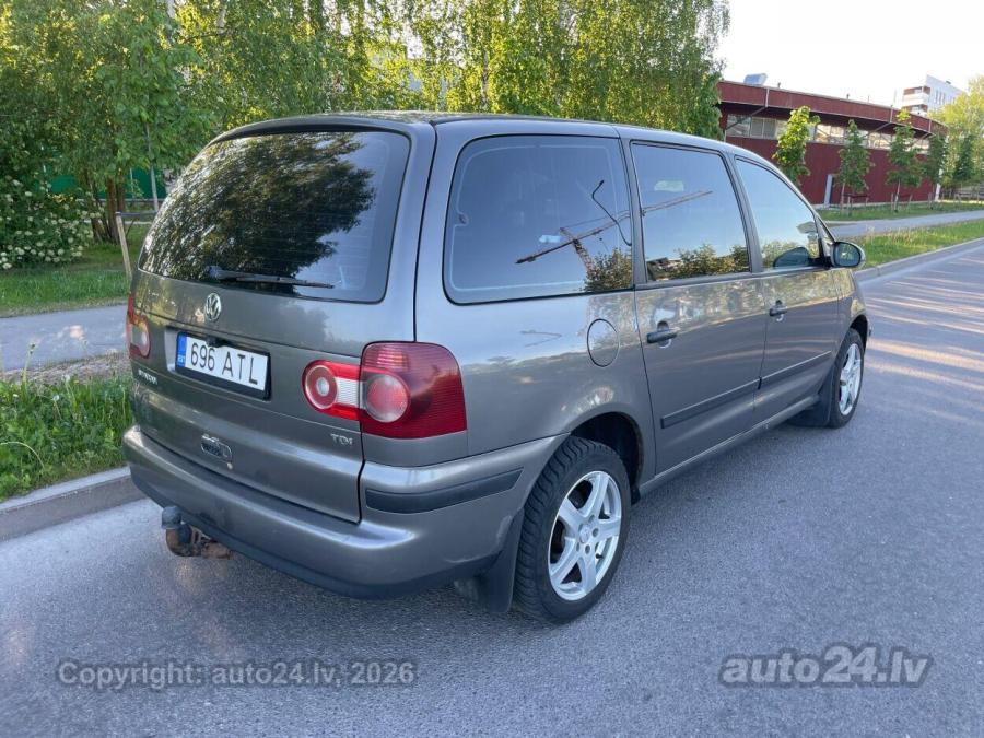 Pelēks Volkswagen Sharan 2008 Tartu, ar dzinēja tilpumu 1.90 L un nobraukumu 364 tūkst. km par 2490 €, foto 14 vietnē AUTOMOTO.COM.LV
