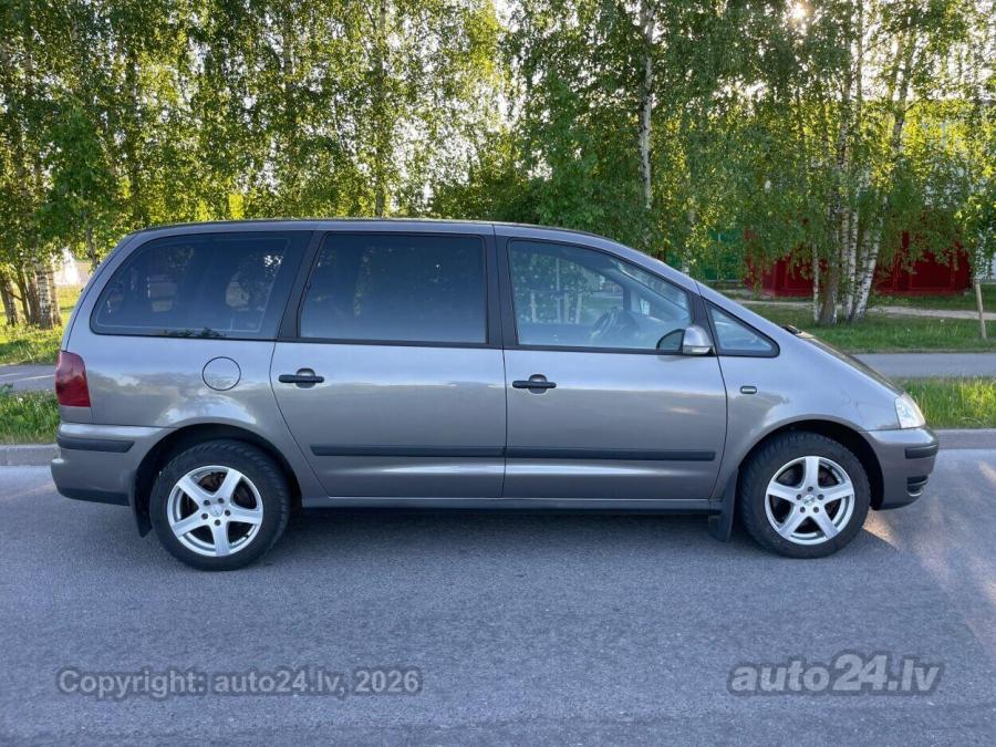 Pelēks Volkswagen Sharan 2008 Tartu, ar dzinēja tilpumu 1.90 L un nobraukumu 364 tūkst. km par 2490 €, foto 15 vietnē AUTOMOTO.COM.LV