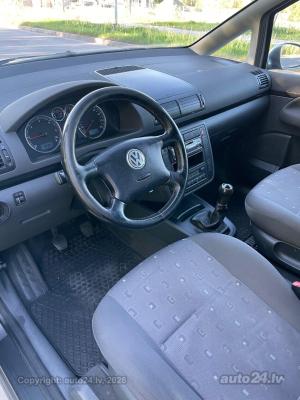 Pelēks Volkswagen Sharan 2008 Tartu, ar dzinēja tilpumu 1.90 L un nobraukumu 364 tūkst. km par 2490 €, foto 17 vietnē AUTOMOTO.COM.LV