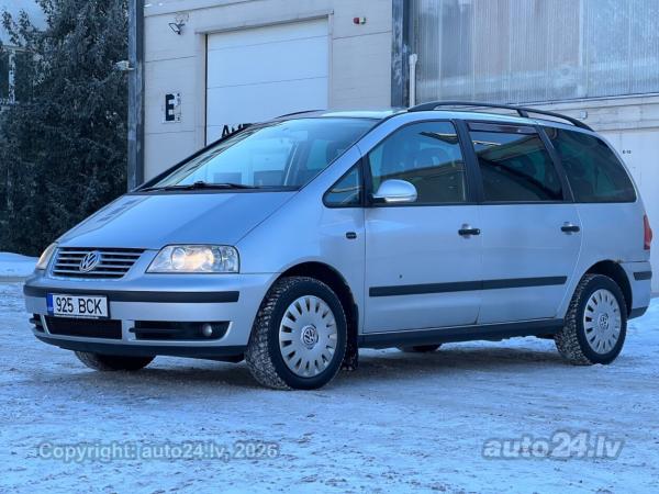 Grey Volkswagen Sharan 2008 in Narva, with an engine capacity of 1.90 L and mileage of 379 thousand km for 1499 €, photo 2 on AUTOMOTO.COM.LV