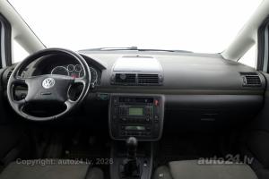 Grey Volkswagen Sharan 2009 in Tallinn, with an engine capacity of 2.00 L and mileage of 294 thousand km for 1199 €, photo 6 on AUTOMOTO.COM.LV