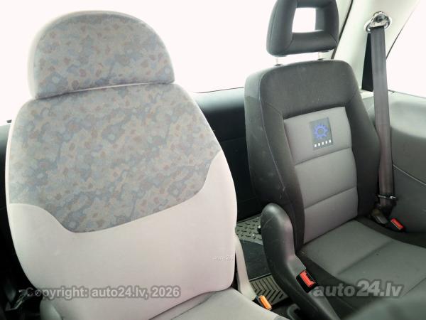 Pelēks Volkswagen Sharan 2009 Tallina, ar dzinēja tilpumu 2.00 L un nobraukumu 294 tūkst. km par 1199 €, foto 9 vietnē AUTOMOTO.COM.LV