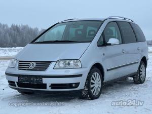 Grey Volkswagen Sharan 2010 in Tartu, with an engine capacity of 2.00 L and mileage of 289 thousand km for 6950 €, photo  on AUTOMOTO.COM.LV