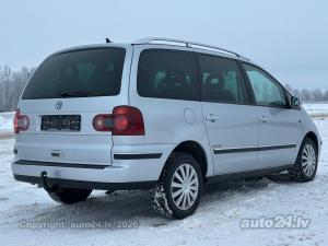 Grey Volkswagen Sharan 2010 in Tartu, with an engine capacity of 2.00 L and mileage of 289 thousand km for 6950 €, photo 2 on AUTOMOTO.COM.LV