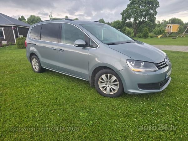 Grey Volkswagen Sharan 2010 in Tallinn, with an engine capacity of 2.00 L and mileage of 319 thousand km for 6200 €, photo 3 on AUTOMOTO.COM.LV