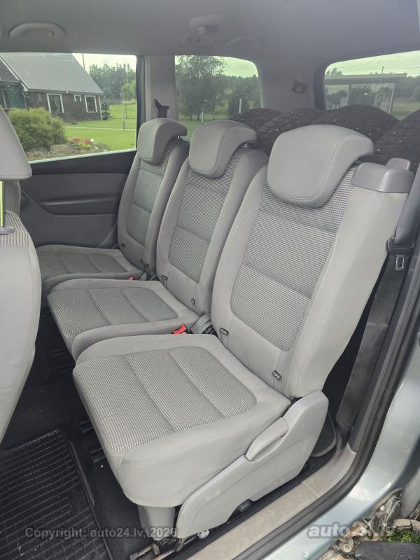 Grey Volkswagen Sharan 2010 in Tallinn, with an engine capacity of 2.00 L and mileage of 319 thousand km for 6200 €, photo 6 on AUTOMOTO.COM.LV