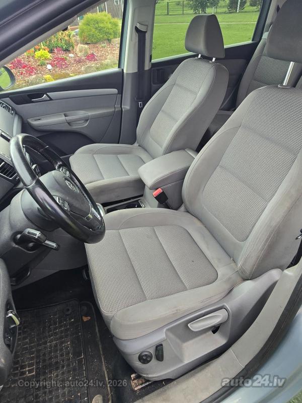 Grey Volkswagen Sharan 2010 in Tallinn, with an engine capacity of 2.00 L and mileage of 319 thousand km for 6200 €, photo 7 on AUTOMOTO.COM.LV