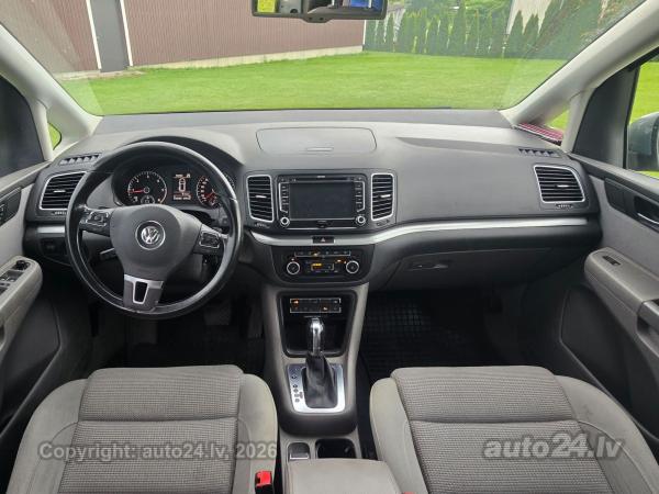 Grey Volkswagen Sharan 2010 in Tallinn, with an engine capacity of 2.00 L and mileage of 319 thousand km for 6200 €, photo 8 on AUTOMOTO.COM.LV
