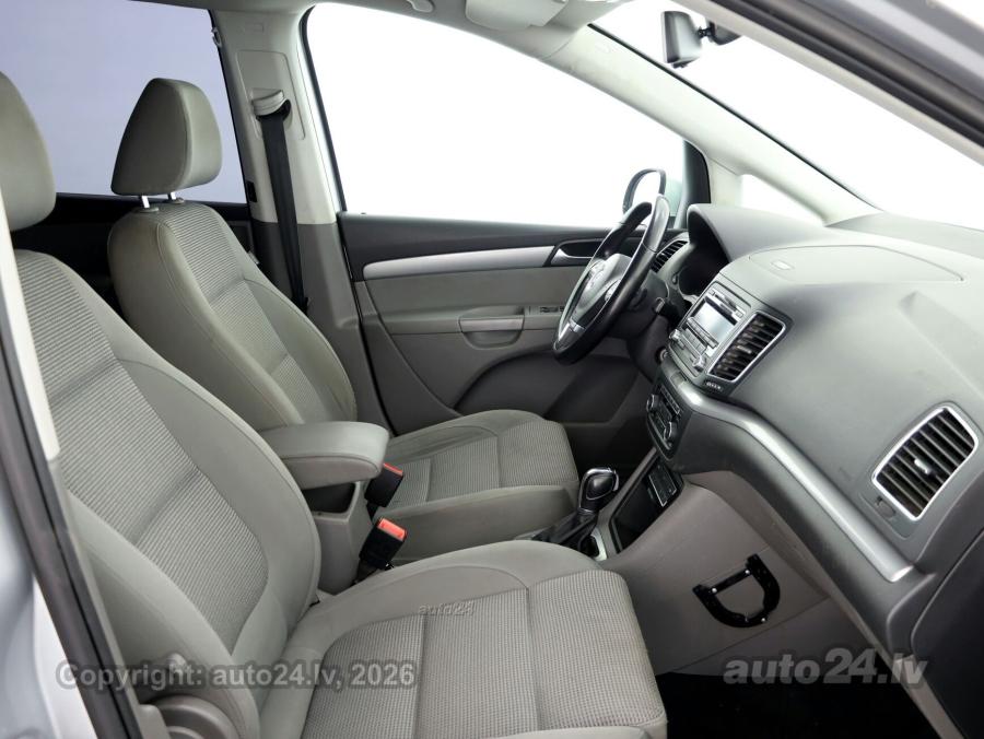 Pelēks Volkswagen Sharan 2010 Tallina, ar dzinēja tilpumu 2.00 L un nobraukumu 288 tūkst. km par 3999 €, foto 7 vietnē AUTOMOTO.COM.LV