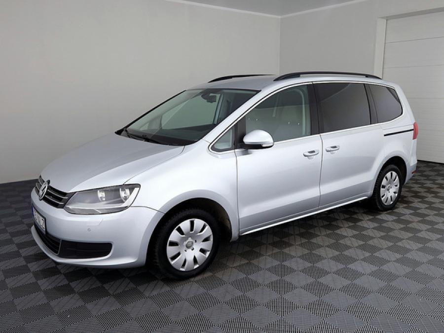 Grey Volkswagen Sharan 2010 in Tallinn, with an engine capacity of 2.00 L and mileage of 288 thousand km for 3999 €, photo 3 on AUTOMOTO.COM.LV
