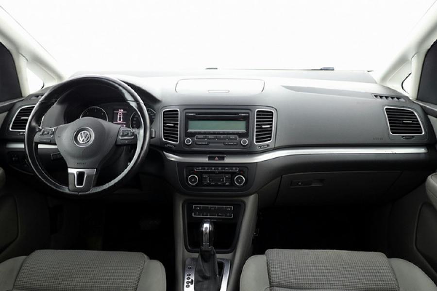 Grey Volkswagen Sharan 2010 in Tallinn, with an engine capacity of 2.00 L and mileage of 288 thousand km for 3999 €, photo 6 on AUTOMOTO.COM.LV