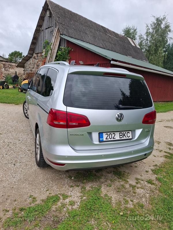 Grey Volkswagen Sharan 2011 in Jogeva, with an engine capacity of 2.00 L and mileage of 365 thousand km for 6500 €, photo 5 on AUTOMOTO.COM.LV