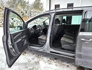 Grey Volkswagen Sharan 2012 in Tallinn, with an engine capacity of 2.00 L and mileage of 309 thousand km for 9600 €, photo 7 on AUTOMOTO.COM.LV