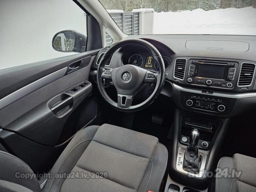 Grey Volkswagen Sharan 2012 in Tallinn, with an engine capacity of 2.00 L and mileage of 309 thousand km for 9600 €, photo 14 on AUTOMOTO.COM.LV