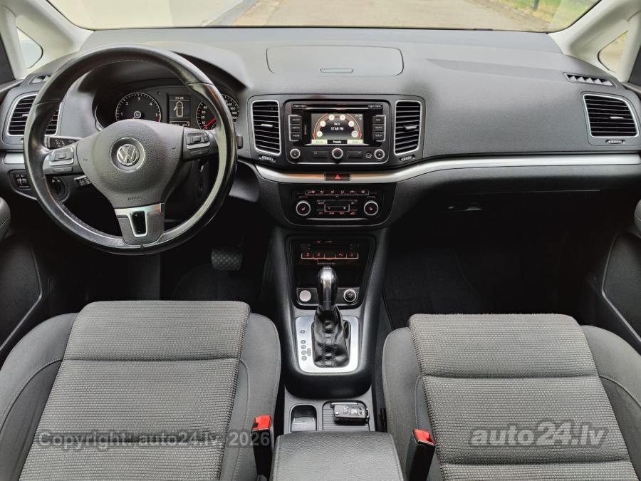 Pelēks Volkswagen Sharan 2012 Veru, ar dzinēja tilpumu 2.00 L un nobraukumu 310 tūkst. km par 9600 €, foto 8 vietnē AUTOMOTO.COM.LV