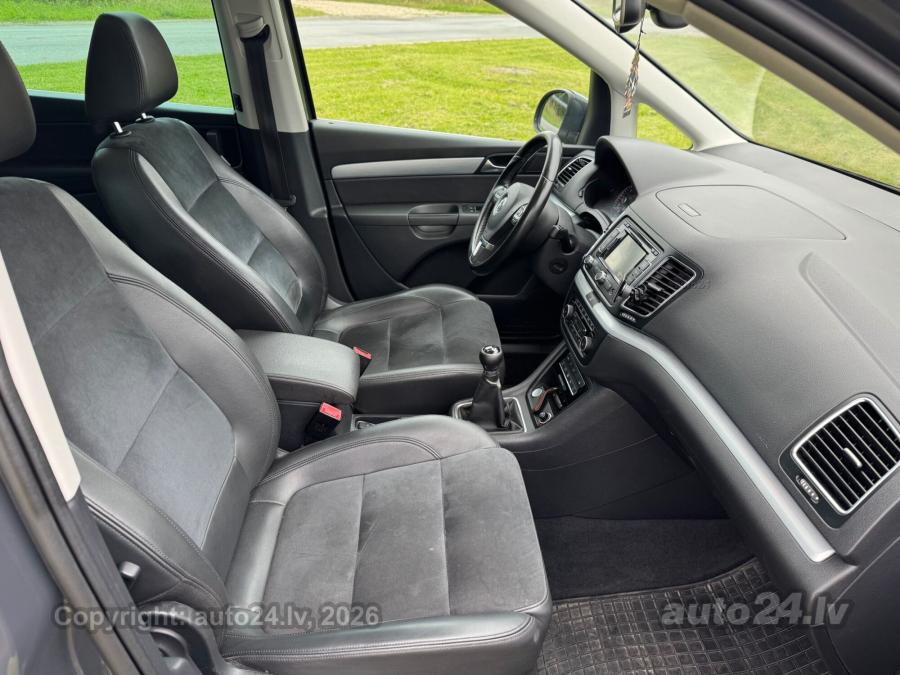Grey Volkswagen Sharan 2012 in Voru, with an engine capacity of 2.00 L and mileage of 245 thousand km for 4990 €, photo 6 on AUTOMOTO.COM.LV
