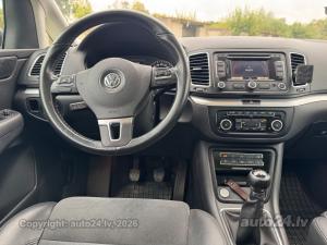 Grey Volkswagen Sharan 2012 in Voru, with an engine capacity of 2.00 L and mileage of 245 thousand km for 4990 €, photo 7 on AUTOMOTO.COM.LV