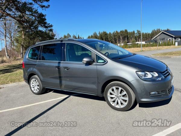 Pelēks Volkswagen Sharan 2013 Tallina, ar dzinēja tilpumu 2.00 L un nobraukumu 188 tūkst. km par 12990 €, foto 4 vietnē AUTOMOTO.COM.LV