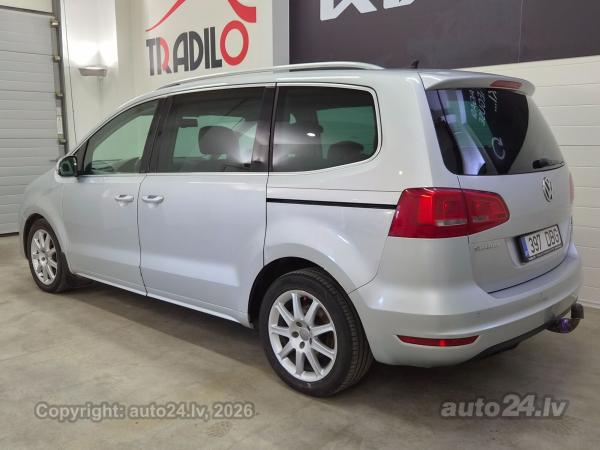 Grey Volkswagen Sharan 2013 in Haapsalu, with an engine capacity of 2.00 L and mileage of 317 thousand km for 9999 €, photo 6 on AUTOMOTO.COM.LV