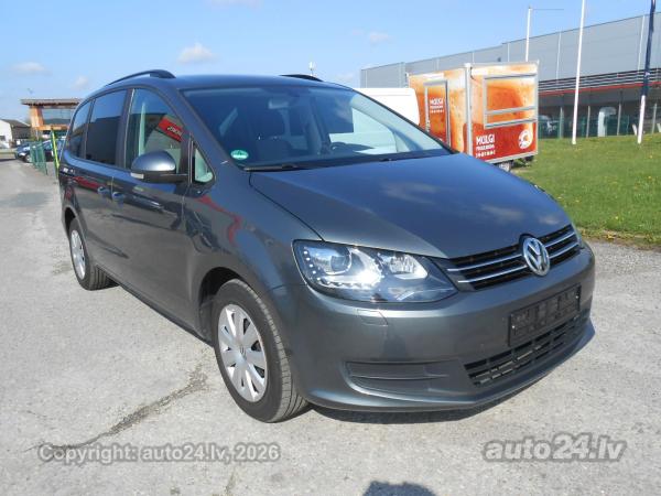 Grey Volkswagen Sharan 2015 in Viljandi, with an engine capacity of 2.00 L and mileage of 225 thousand km for 9990 €, photo 3 on AUTOMOTO.COM.LV