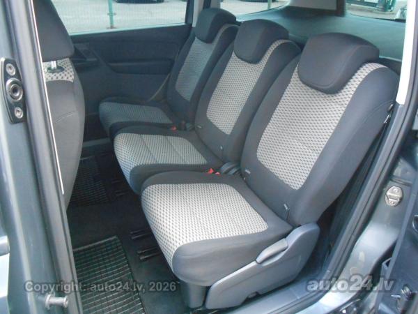 Grey Volkswagen Sharan 2015 in Viljandi, with an engine capacity of 2.00 L and mileage of 225 thousand km for 9990 €, photo 8 on AUTOMOTO.COM.LV