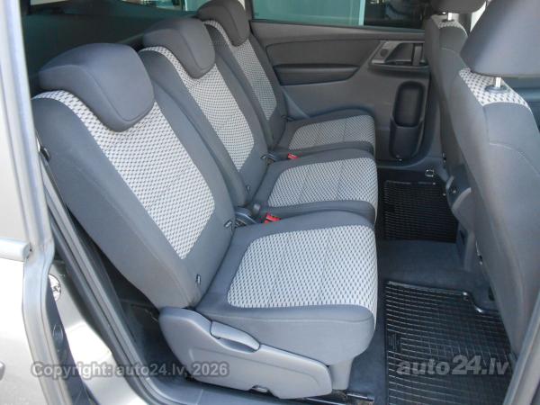 Grey Volkswagen Sharan 2015 in Viljandi, with an engine capacity of 2.00 L and mileage of 225 thousand km for 9990 €, photo 10 on AUTOMOTO.COM.LV