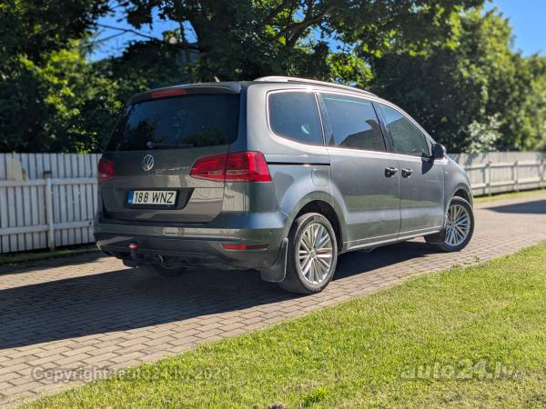 Pelēks Volkswagen Sharan 2015 Veru, ar dzinēja tilpumu 2.00 L un nobraukumu 213 tūkst. km par 12000 €, foto 4 vietnē AUTOMOTO.COM.LV