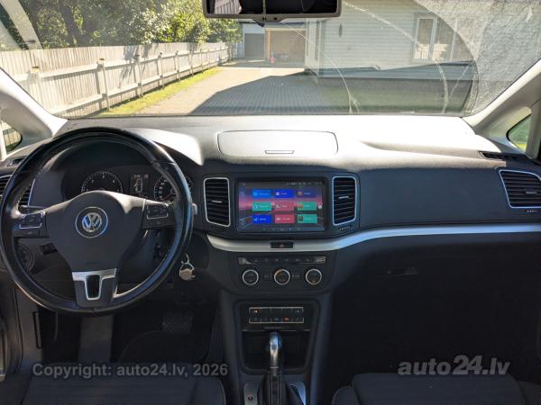 Pelēks Volkswagen Sharan 2015 Veru, ar dzinēja tilpumu 2.00 L un nobraukumu 213 tūkst. km par 12000 €, foto 8 vietnē AUTOMOTO.COM.LV