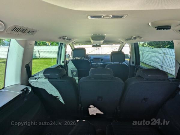Pelēks Volkswagen Sharan 2015 Veru, ar dzinēja tilpumu 2.00 L un nobraukumu 213 tūkst. km par 12000 €, foto 10 vietnē AUTOMOTO.COM.LV