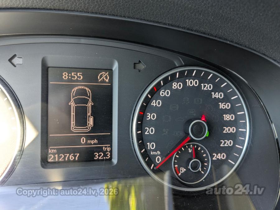 Pelēks Volkswagen Sharan 2015 Veru, ar dzinēja tilpumu 2.00 L un nobraukumu 213 tūkst. km par 12000 €, foto 15 vietnē AUTOMOTO.COM.LV