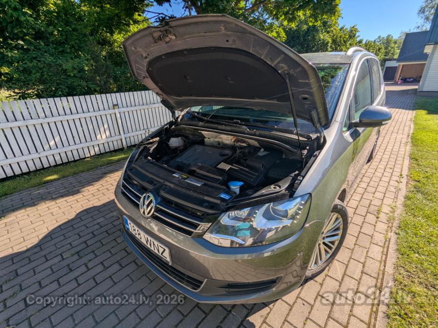 Pelēks Volkswagen Sharan 2015 Veru, ar dzinēja tilpumu 2.00 L un nobraukumu 213 tūkst. km par 12000 €, foto 16 vietnē AUTOMOTO.COM.LV