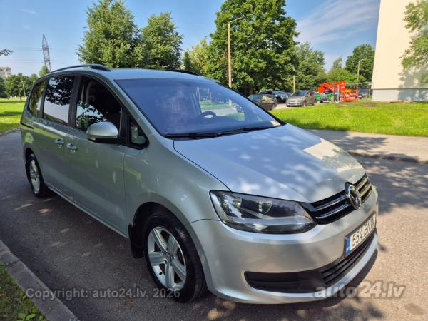Grey Volkswagen Sharan 2015 in Tallinn, with an engine capacity of 2.00 L and mileage of 205 thousand km for 7500 €, photo 2 on AUTOMOTO.COM.LV