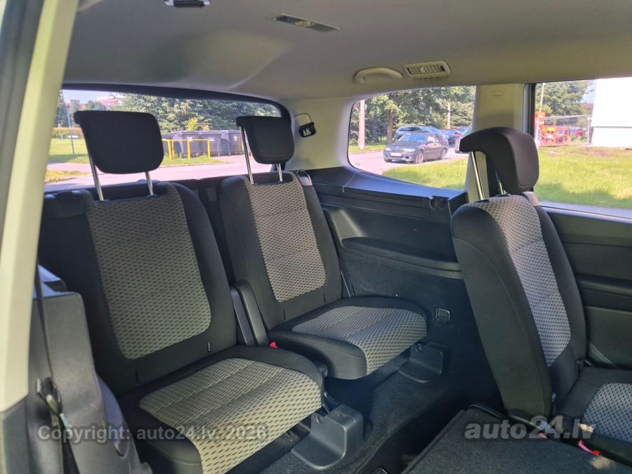 Pelēks Volkswagen Sharan 2015 Tallina, ar dzinēja tilpumu 2.00 L un nobraukumu 205 tūkst. km par 7500 €, foto 12 vietnē AUTOMOTO.COM.LV