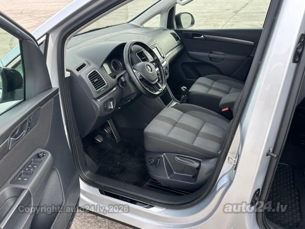 Pelēks Volkswagen Sharan 2018 Tartu, ar dzinēja tilpumu 2.00 L un nobraukumu 264 tūkst. km par 16950 €, foto 4 vietnē AUTOMOTO.COM.LV