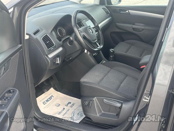 Grey Volkswagen Sharan 2020 in Tartu, with an engine capacity of 2.00 L and mileage of 188 thousand km for 23950 €, photo 4 on AUTOMOTO.COM.LV