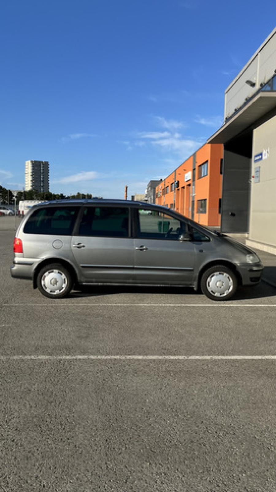 Volkswagen Sharan 2004 in Tallinn, with an engine capacity of 0.00 L and mileage of 257 thousand km for 2700 €, photo 9 on AUTOMOTO.COM.LV