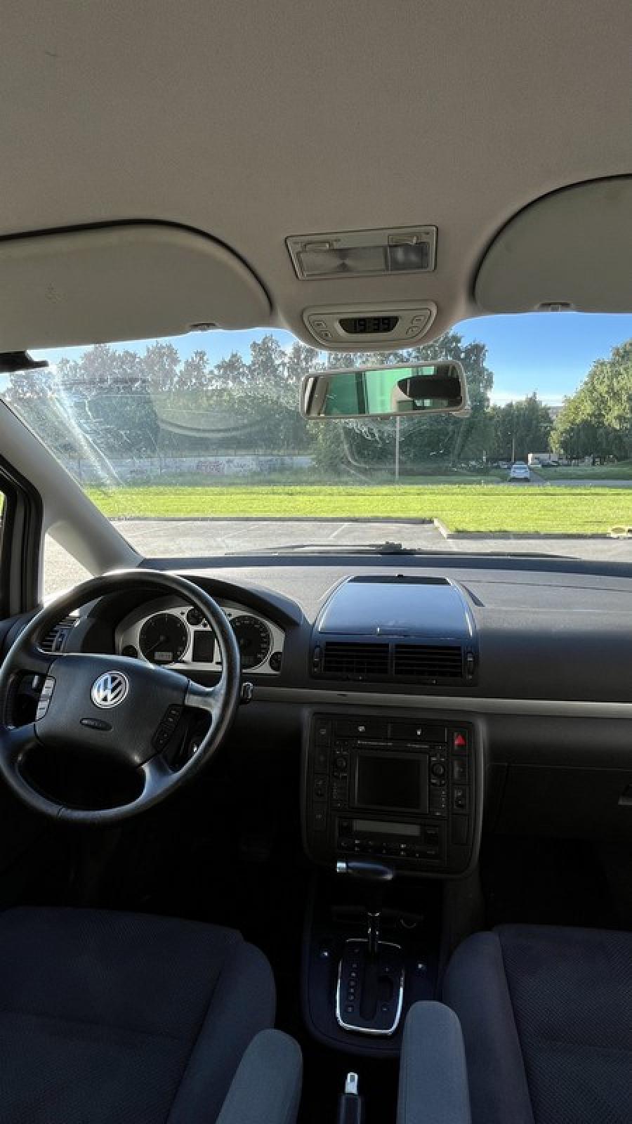 Volkswagen Sharan 2004 in Tallinn, with an engine capacity of 0.00 L and mileage of 257 thousand km for 2700 €, photo 23 on AUTOMOTO.COM.LV