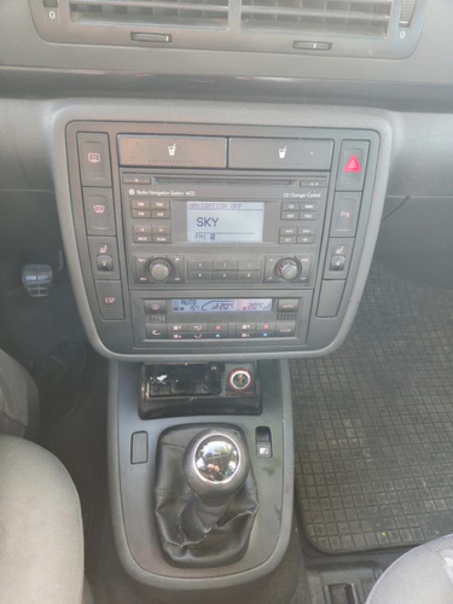 Volkswagen Sharan 2005 Tallina, ar dzinēja tilpumu 1.90 L un nobraukumu 542 tūkst. km par 1300 €, foto 10 vietnē AUTOMOTO.COM.LV