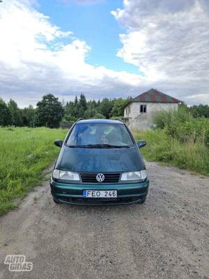 Volkswagen Sharan 1996 Vievis, ar dzinēja tilpumu 1.90 L un nobraukumu 540 tūkst. km par 500 €, foto  vietnē AUTOMOTO.COM.LV