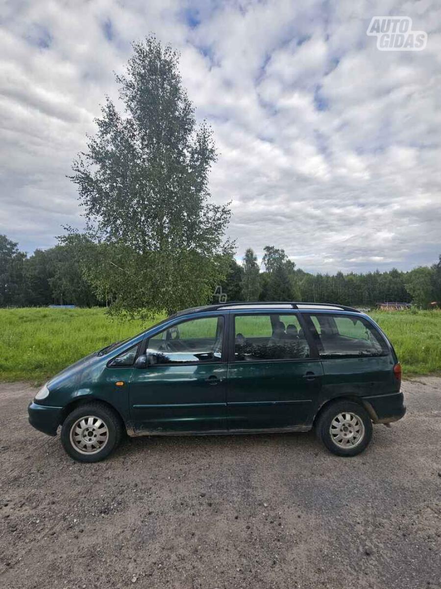 Volkswagen Sharan 1996 Vievis, ar dzinēja tilpumu 1.90 L un nobraukumu 540 tūkst. km par 500 €, foto 4 vietnē AUTOMOTO.COM.LV