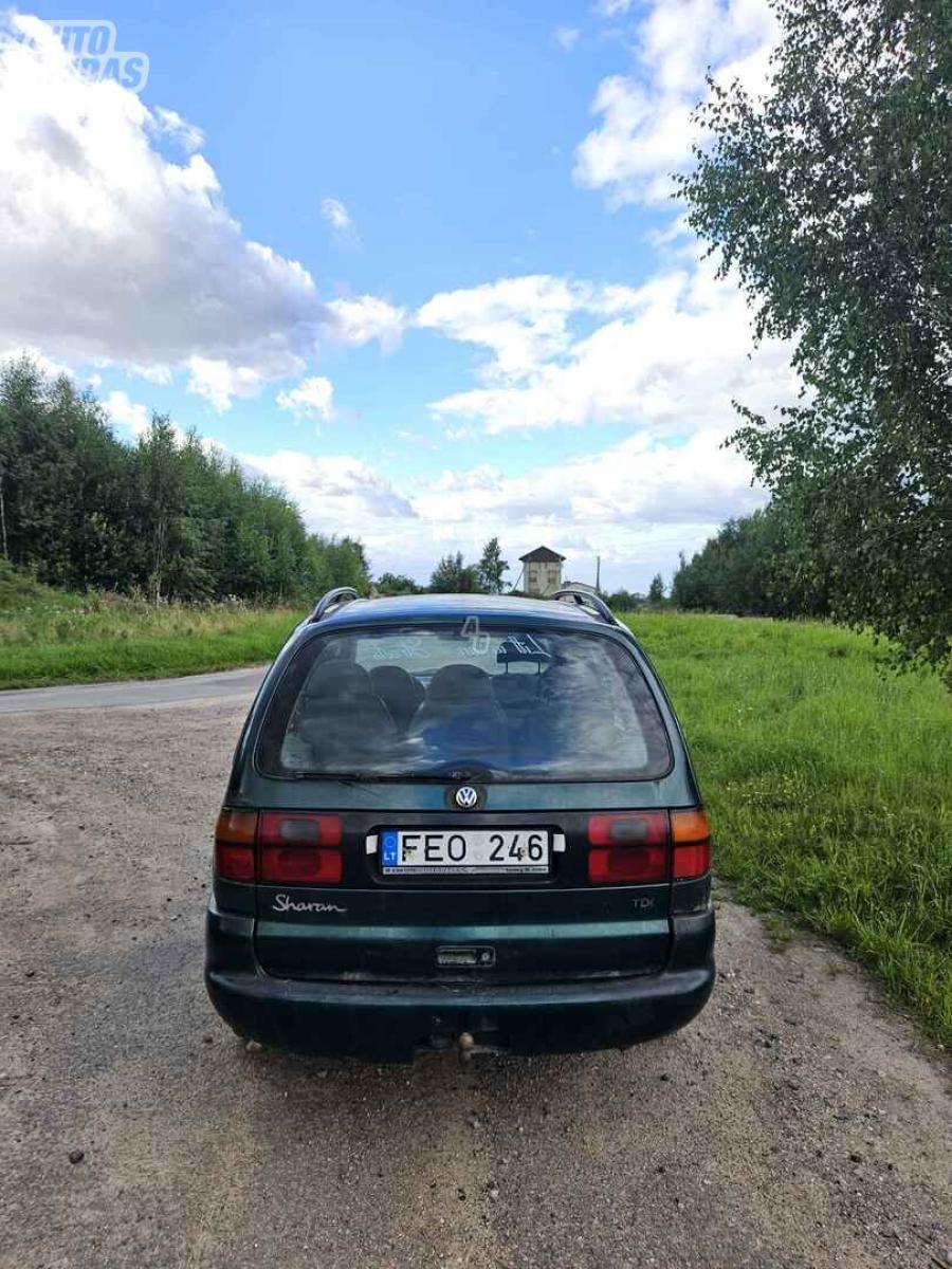 Volkswagen Sharan 1996 Vievis, ar dzinēja tilpumu 1.90 L un nobraukumu 540 tūkst. km par 500 €, foto 5 vietnē AUTOMOTO.COM.LV